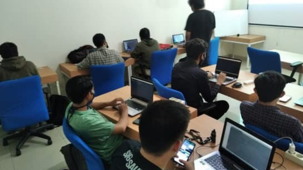 Tentang Kami | HALTEV